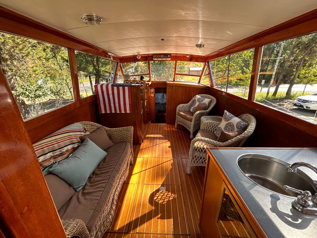 1958 Chris-Craft 32' Sedan Cruiser